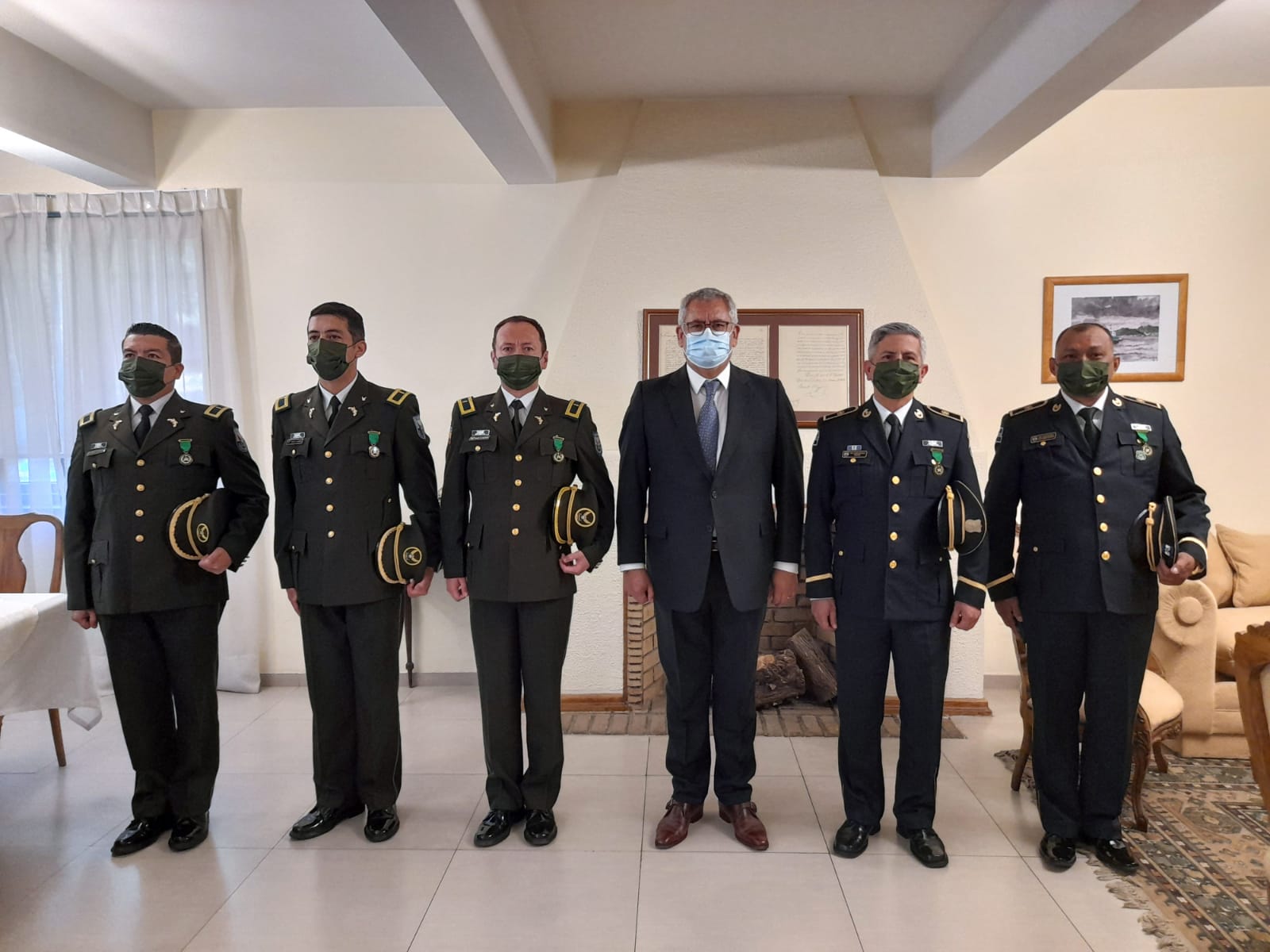 Becarios egresados del Curso Oficial Graduado de la Academia de Ciencia ...