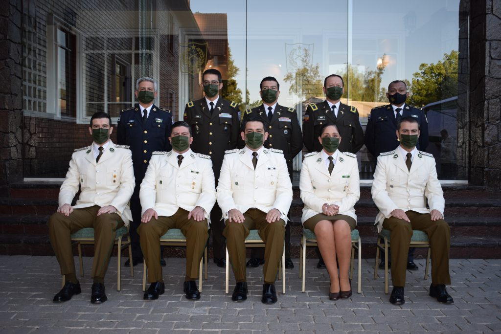 Becarios egresados del Curso Oficial Graduado de la Academia de Ciencia ...